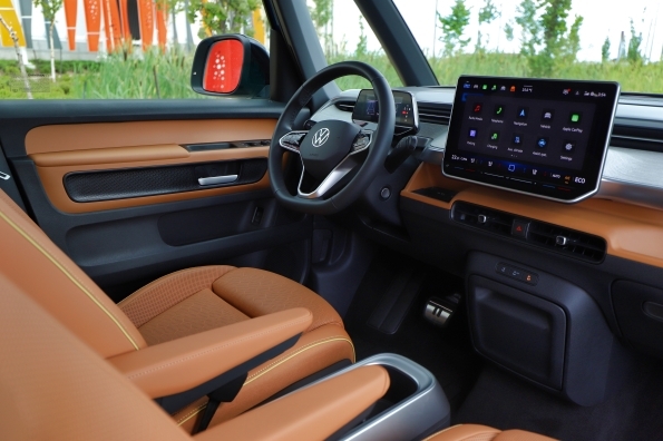 Volkswagen announces 2025 ID. Buzz pricing and range and offers first ...