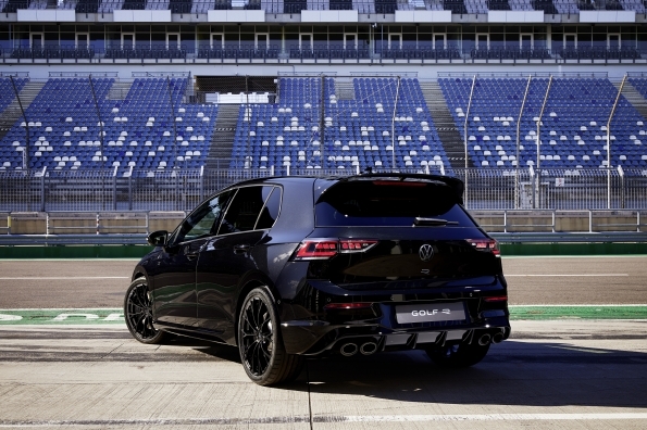 Volkswagen announces offer structure for refreshed 2025 Golf GTI and ...