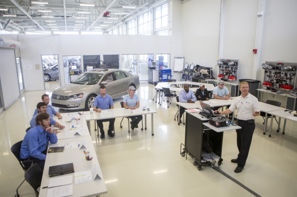 Volkswagen Apprenticeship Program presented at AICGS in NYC ...