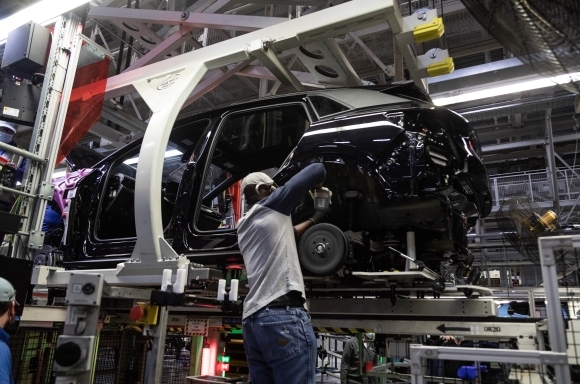 Volkswagen unveils $7.1 billion commitment to boost product line-up, R ...