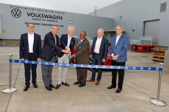 Volkswagen starts operation of North American Battery Engineering Lab ...