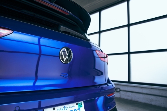 Volkswagen announces limited Golf R 20th Anniversary Edition for North ...