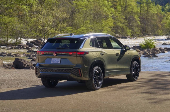 2026 Tiguan SEL R-Line Turbo adds extra oomph to Volkswagen’s all-new ...