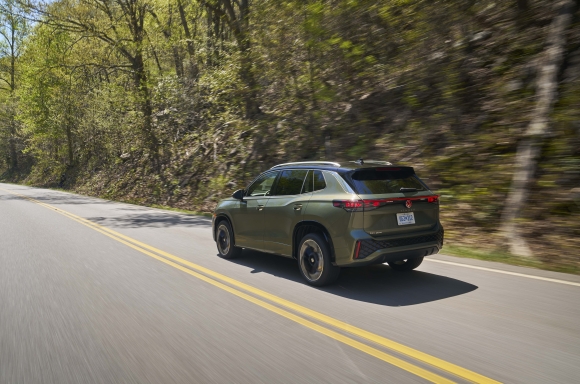 2026 Tiguan SEL R-Line Turbo - Avocado Green